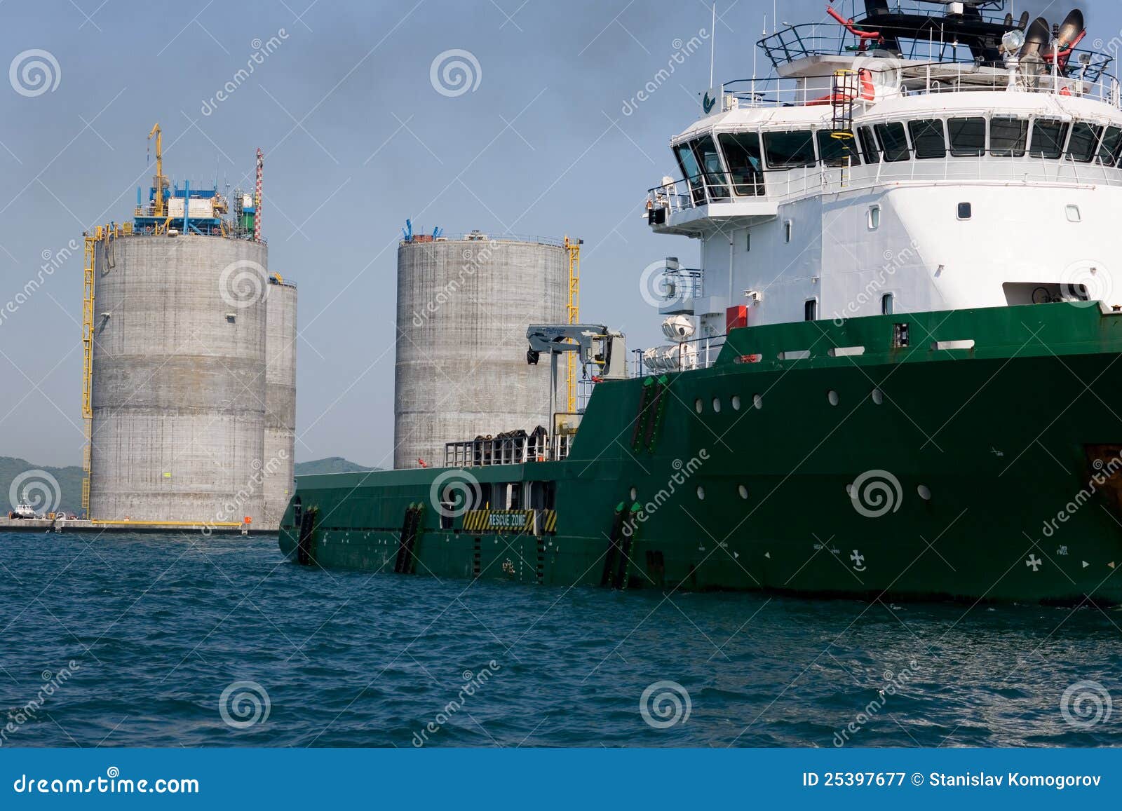 Tug Towing Base Offshore Oil Platform Stock Image - Image of interstate ...