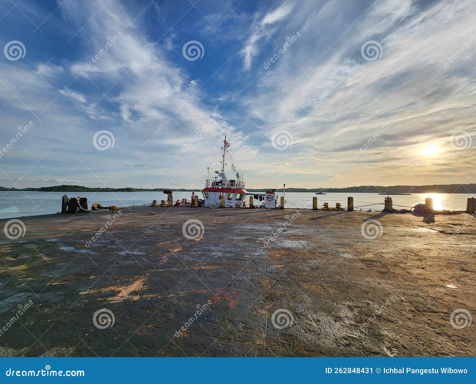 Tugboat Berthing at Jetty in Sunny Season Editorial Photo - Image of ...