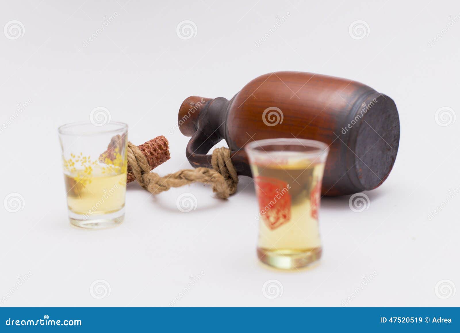 Tuica image stock. Image du narcotique, penchant, bière - 47520519