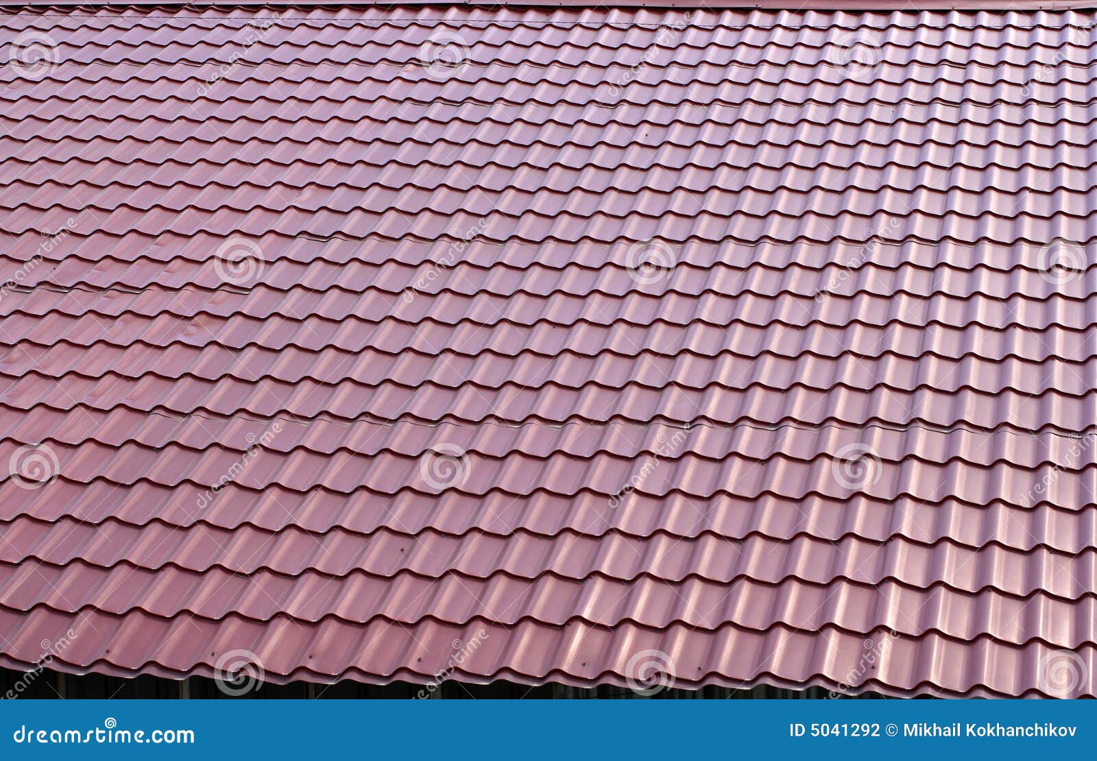 Tuile de toit de Brown photo stock. Image du texturisé - 5041292