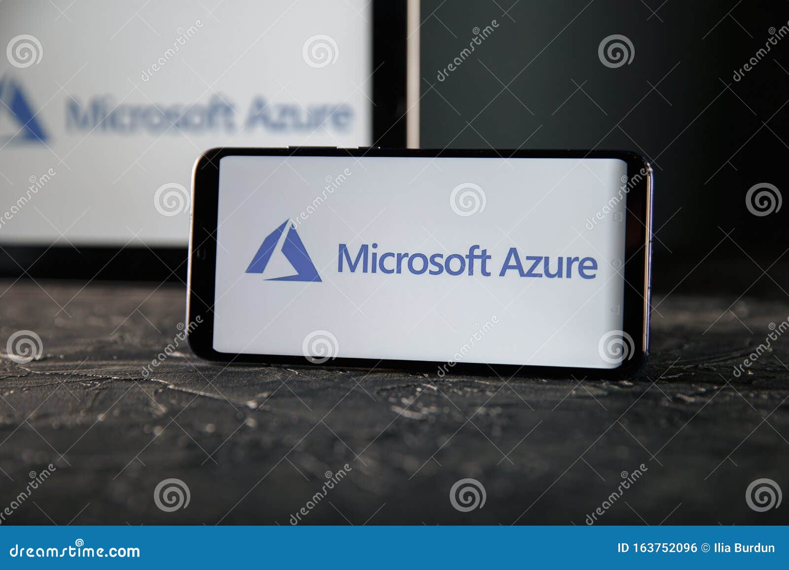 Tula 24 09 2019: Microsoft Azure on the Tablet and Phone Display ...