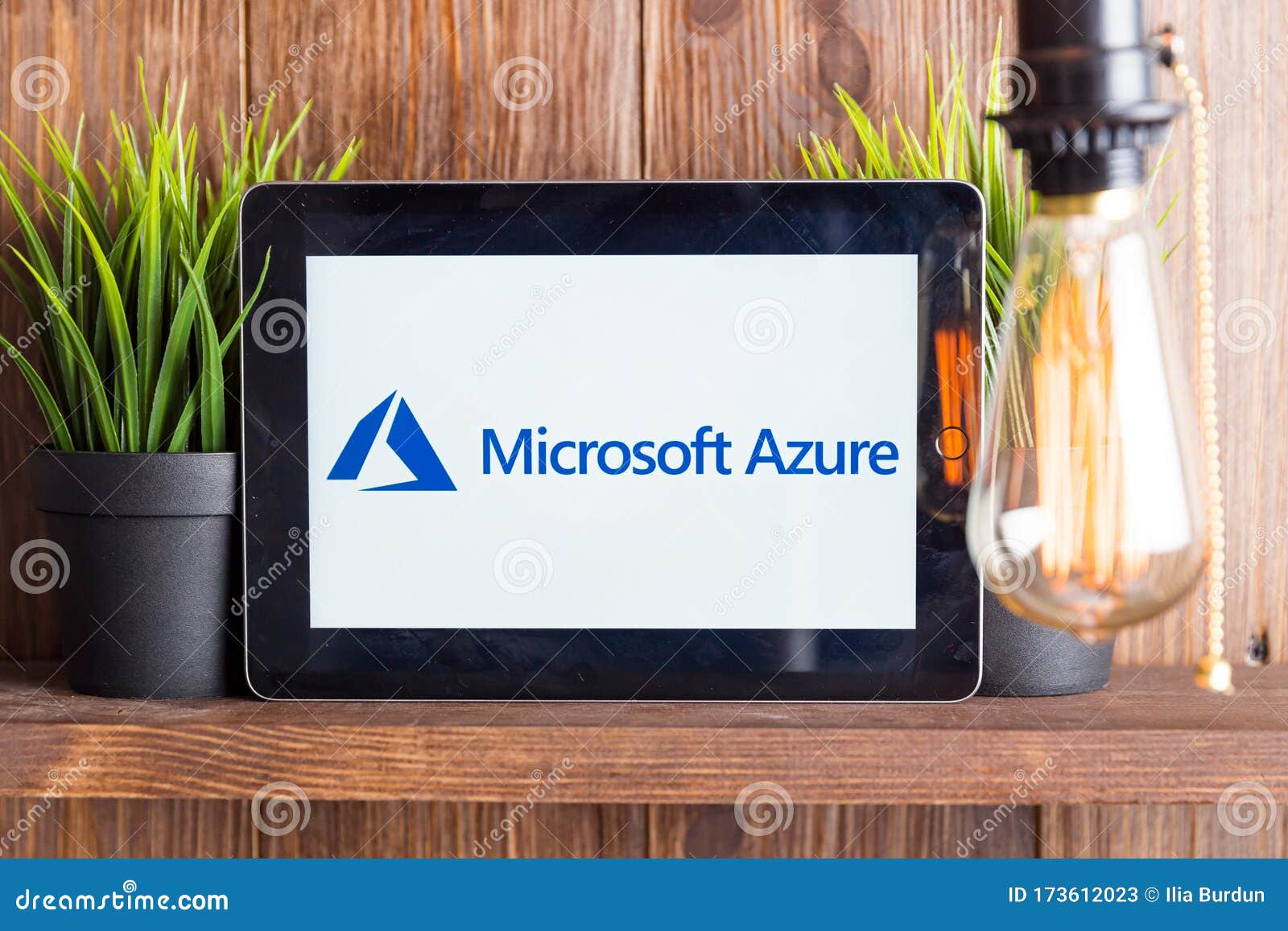 Tula Russia 16.01.20 Microsoft Azure on the Tablet Computer Screen ...