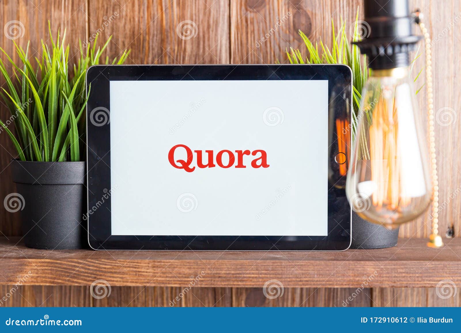 Tula Russia 16.01.20 Quora on the Tablet Computer Screen Isolated ...