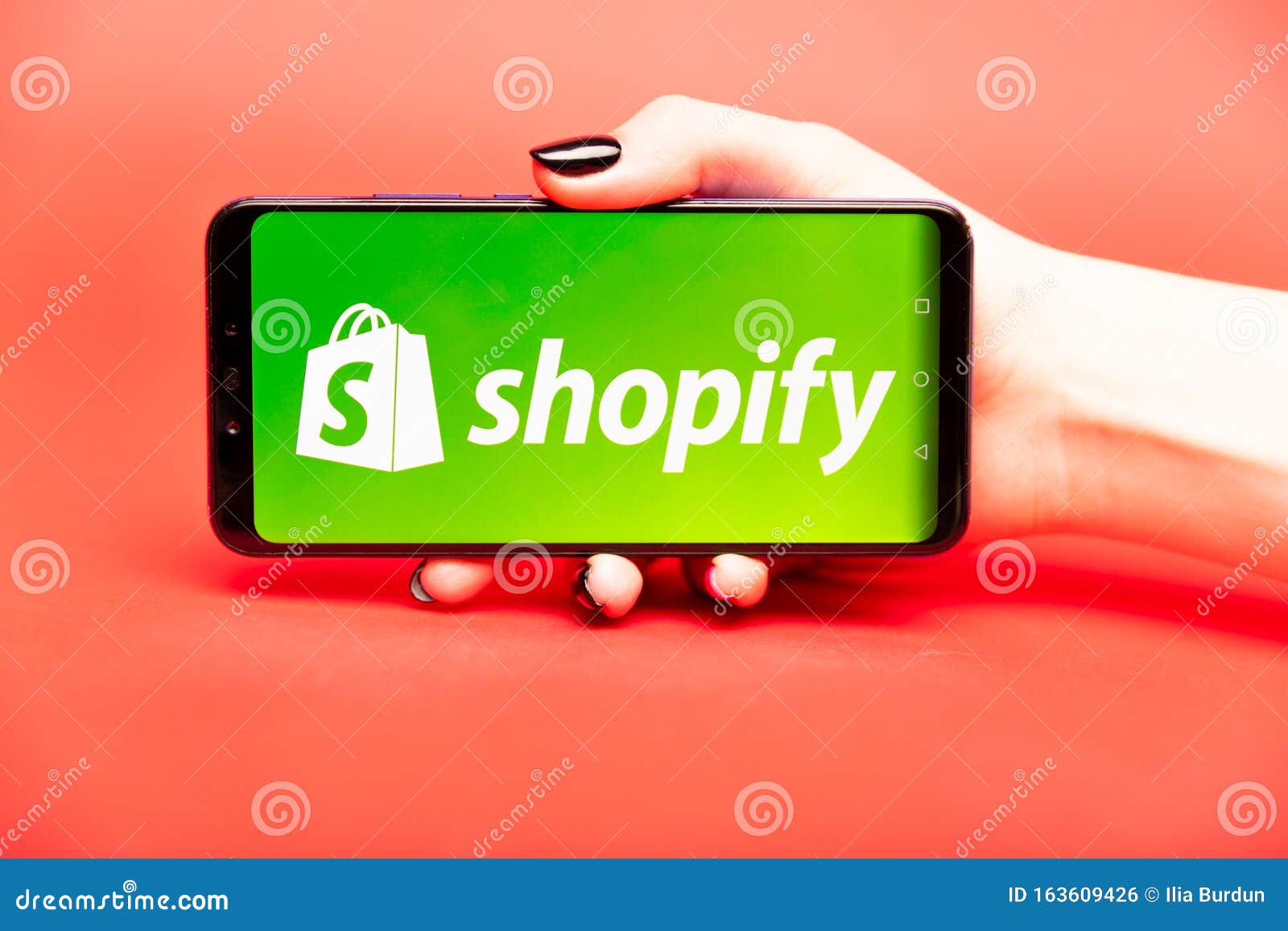 26 08 2019 Tula: Shopify on the Phone Display. Logo Editorial Photo ...