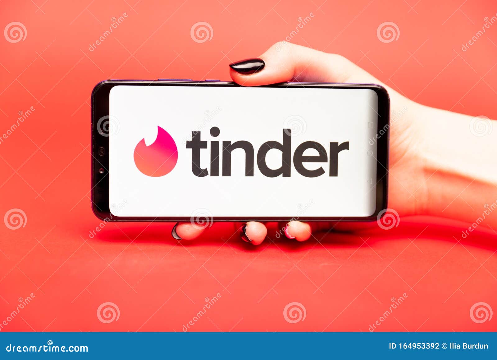 26 08 2019 Tula: Tinder on the Phone Display. Logo Editorial ...