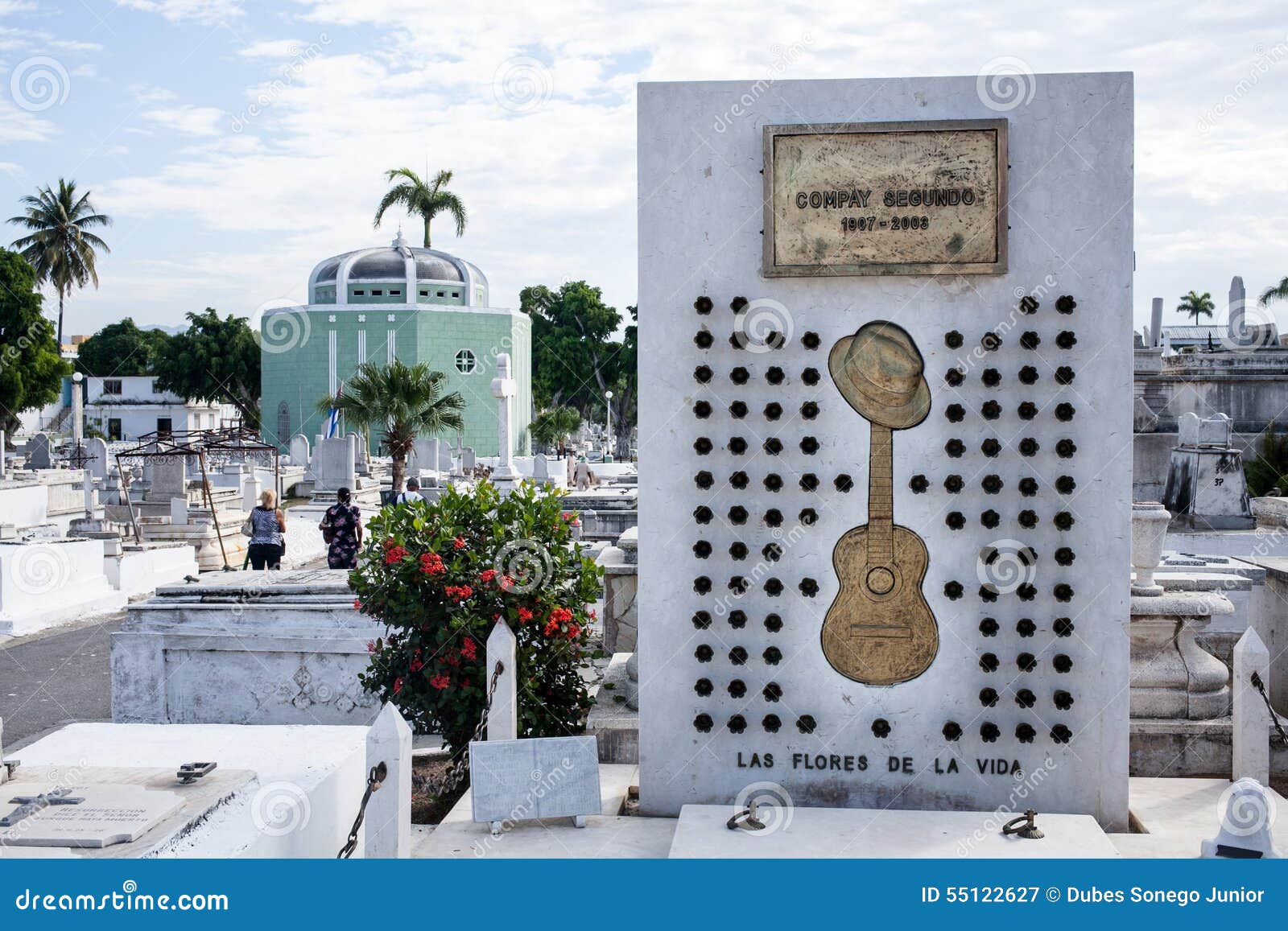 Tumba de Compay Segundo fotografía editorial. Imagen de sombrero - 55122627
