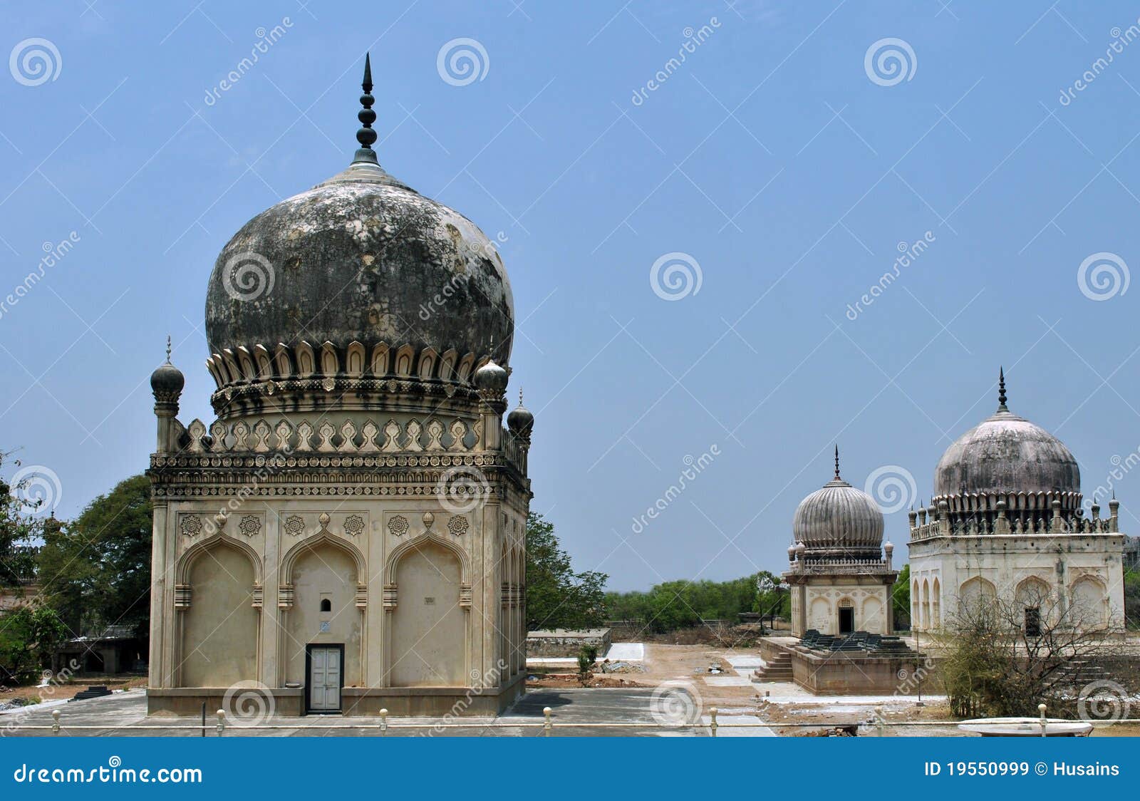 Tumbas de Quli Qutb Shahi imagen de archivo. Imagen de tumbas - 19550999