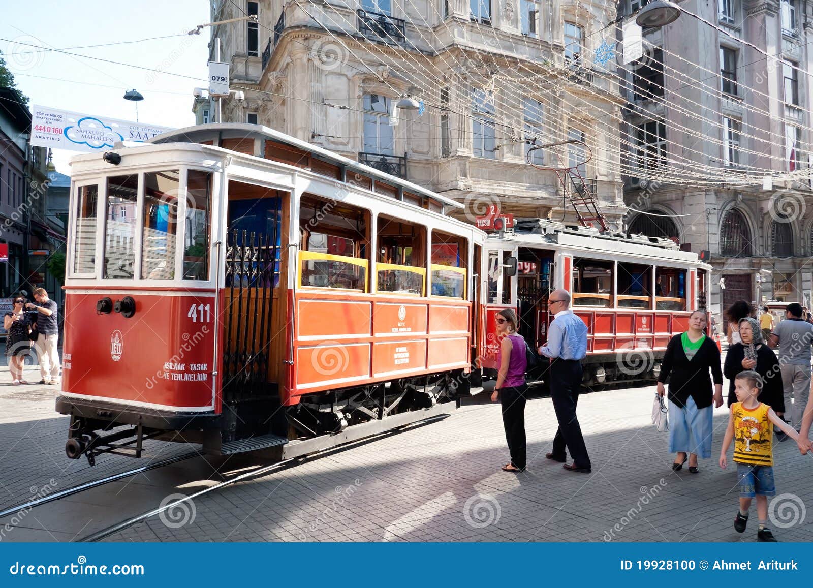 Tunel, Istanbul editorial image. Image of people, couple - 19928100