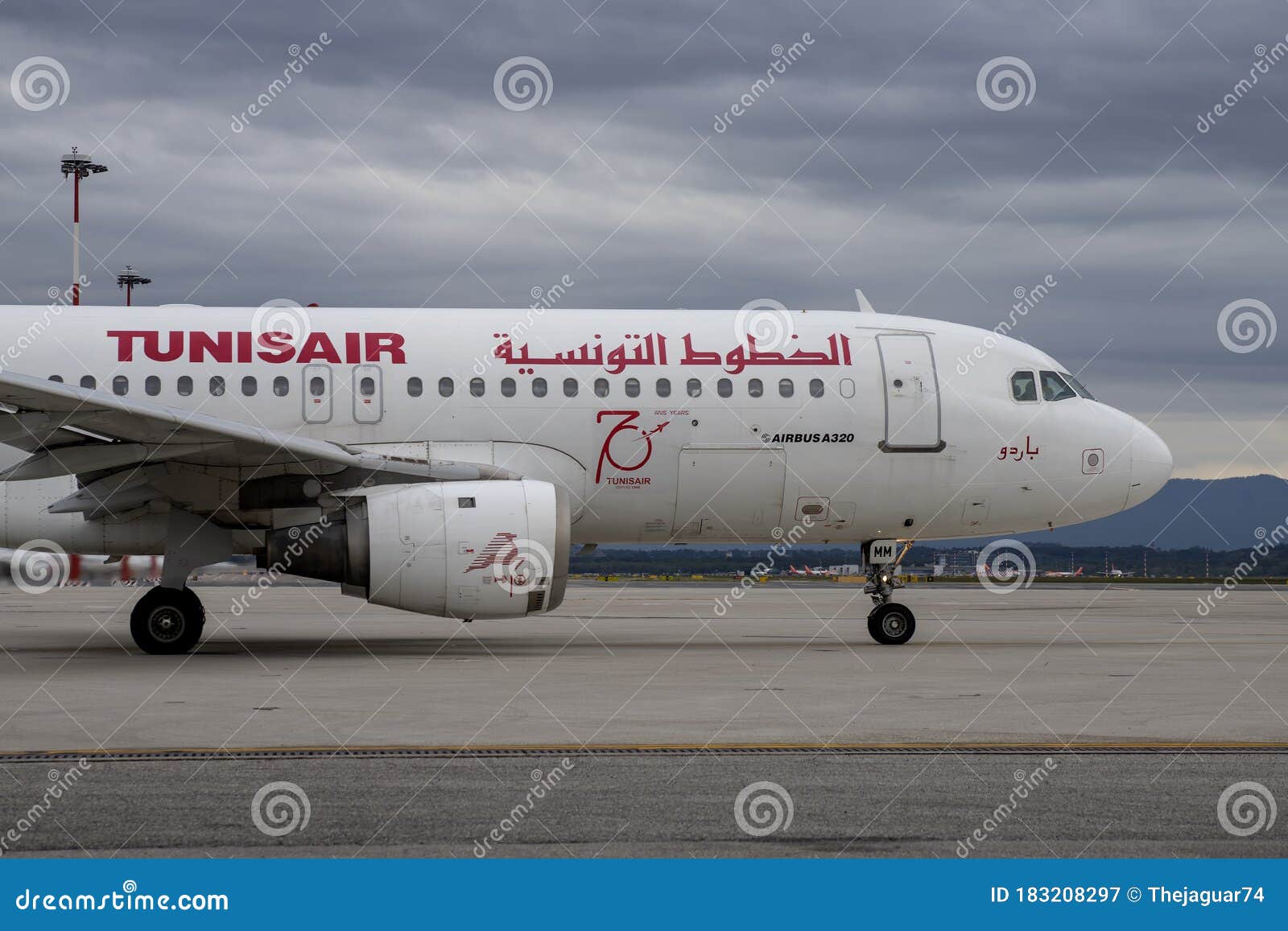 Tunisair editorial photography. Image of china, cargolux - 183208297