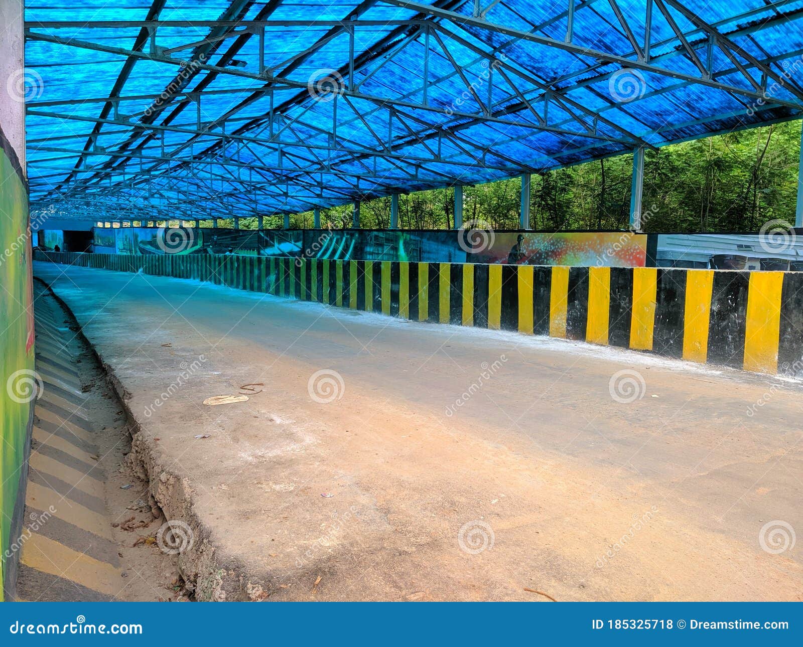 Tunnel Bridge Going Downward Stock Photo - Image of bridge, road: 185325718