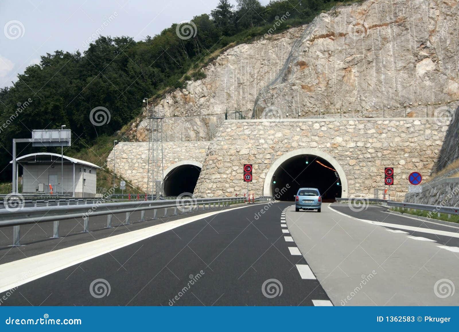 Tunnel expressway stock image. Image of motorist, industry - 1362583