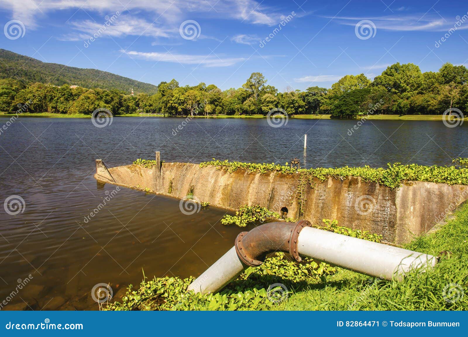 Tunnel spillway of lake stock image. Image of small, blue - 82864471
