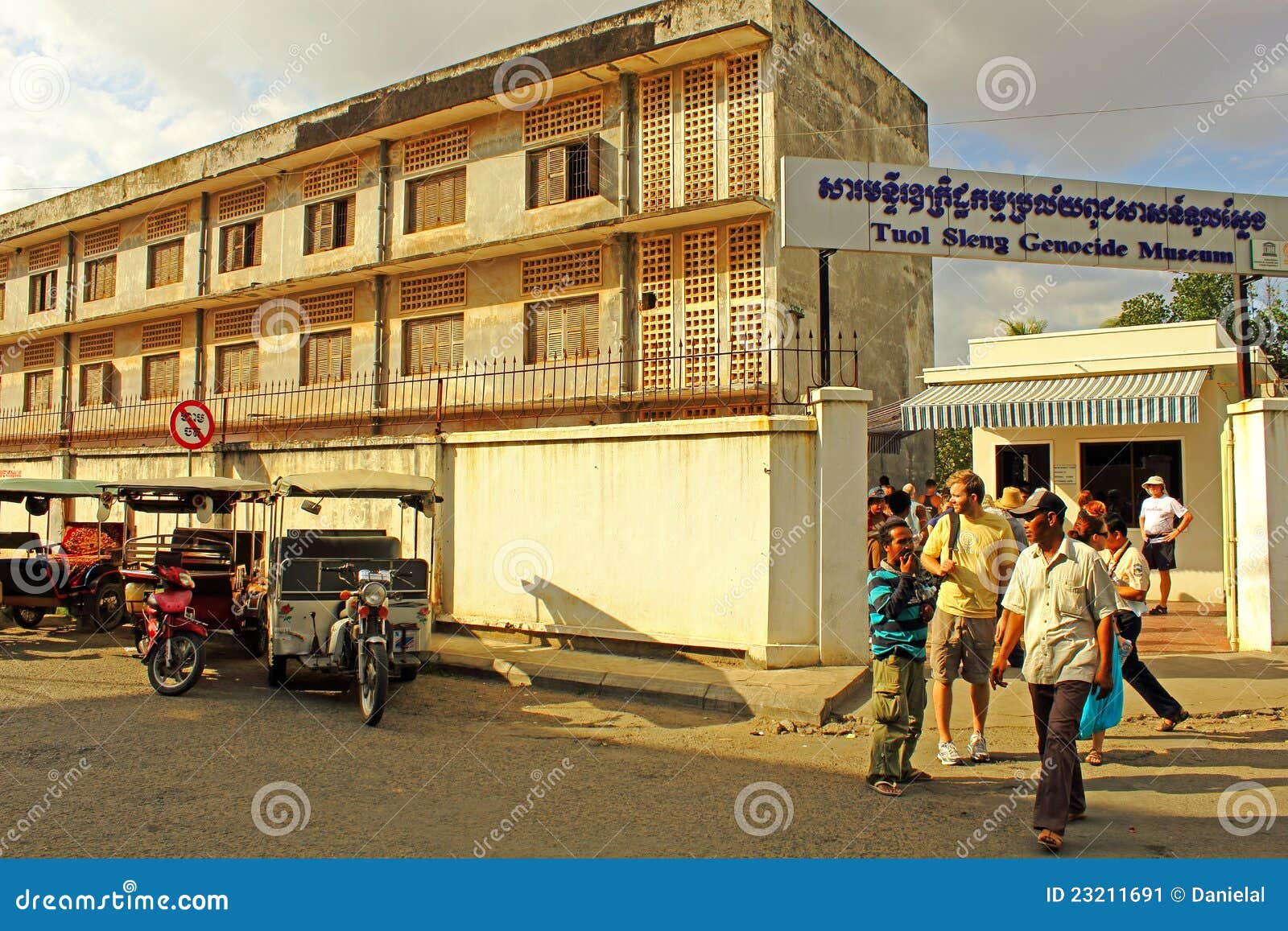 Tuol Sleng Prison, Phnom Penh Editorial Photo - Image of exit, horror ...
