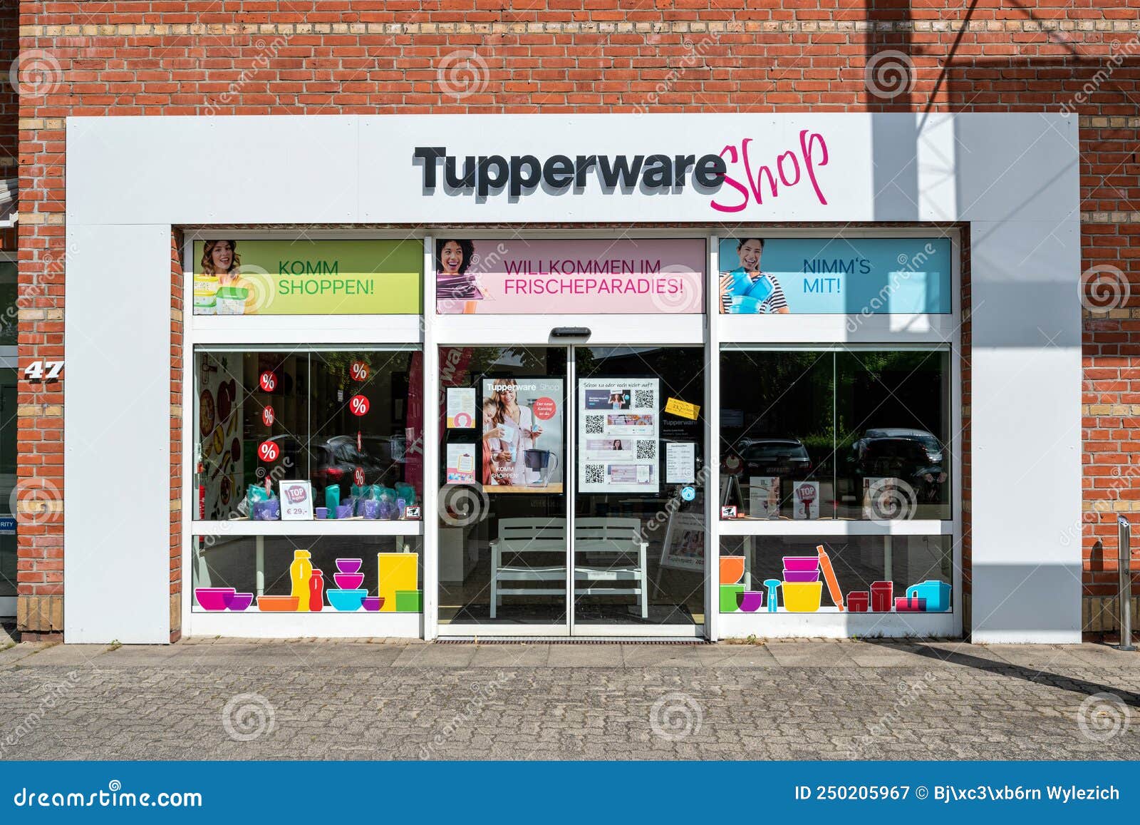 Tupperware shop editorial photography. Image of outside - 250205967