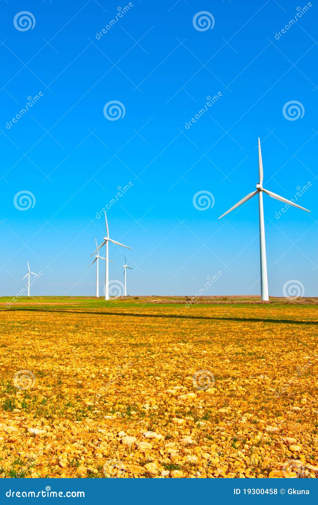 Turbinas de vento foto de stock. Imagem de limpo, eletricidade - 19300458