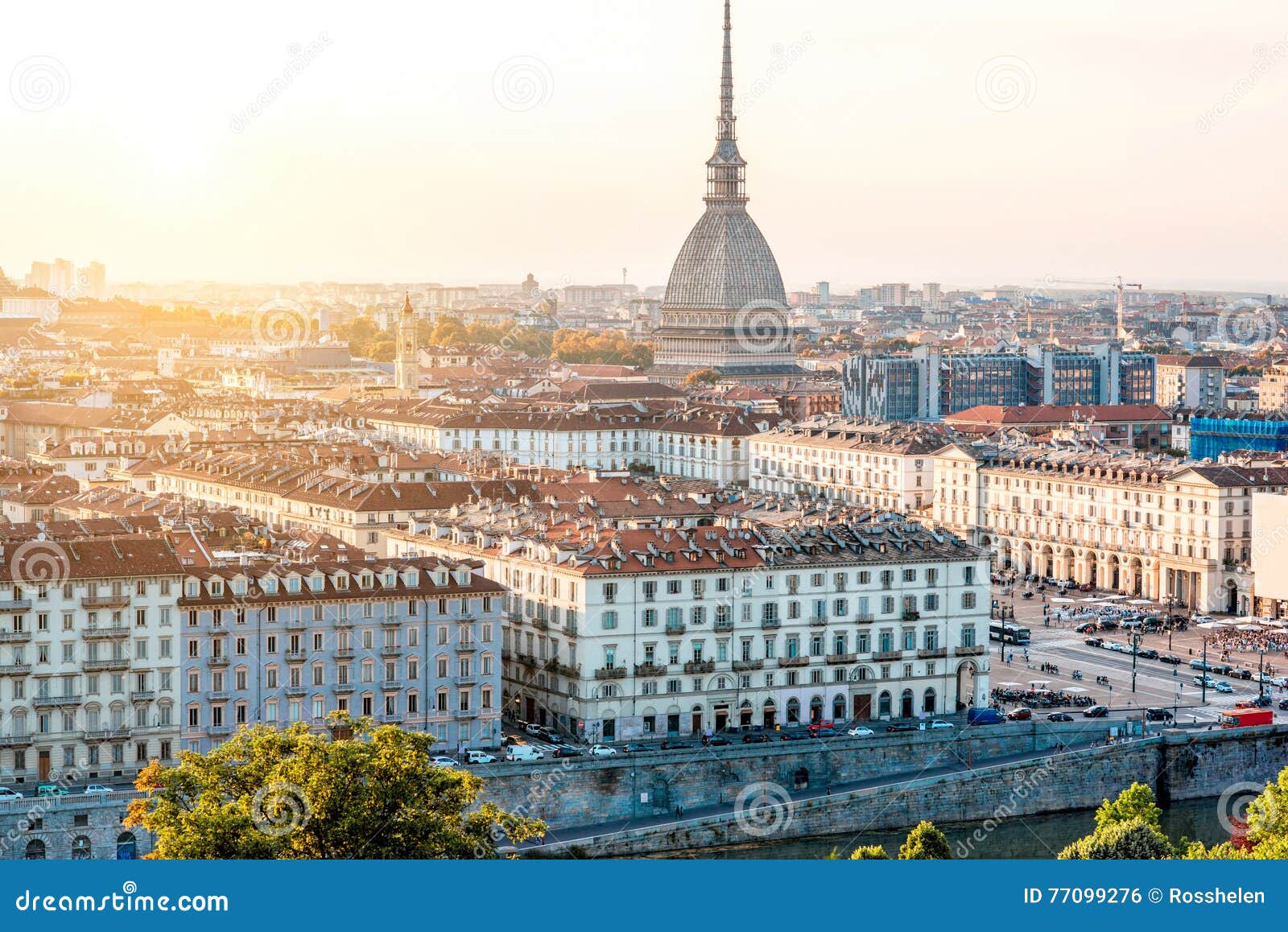 Turin-Stadt in Italien stockfoto. Bild von malerisch - 77099276