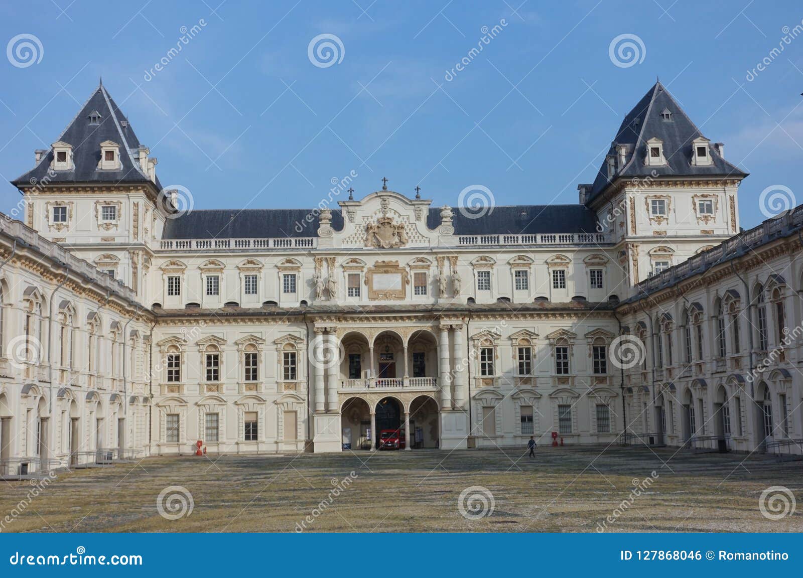 Turin Valentino Castle stockfoto. Bild von wiederentdeckt - 127868046