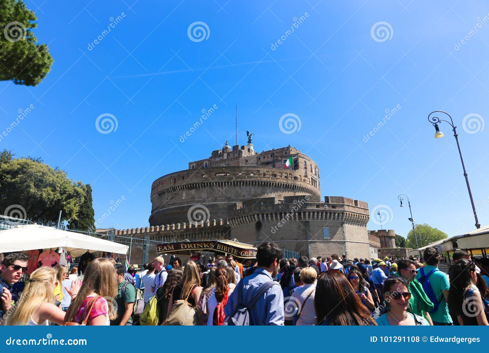 Turismo en Roma Italia foto de archivo editorial. Imagen de estatua ...