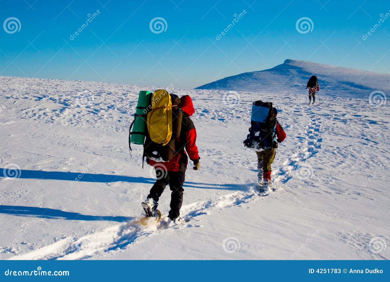 Turisti immagine stock. Immagine di montagne, avventura - 4251783