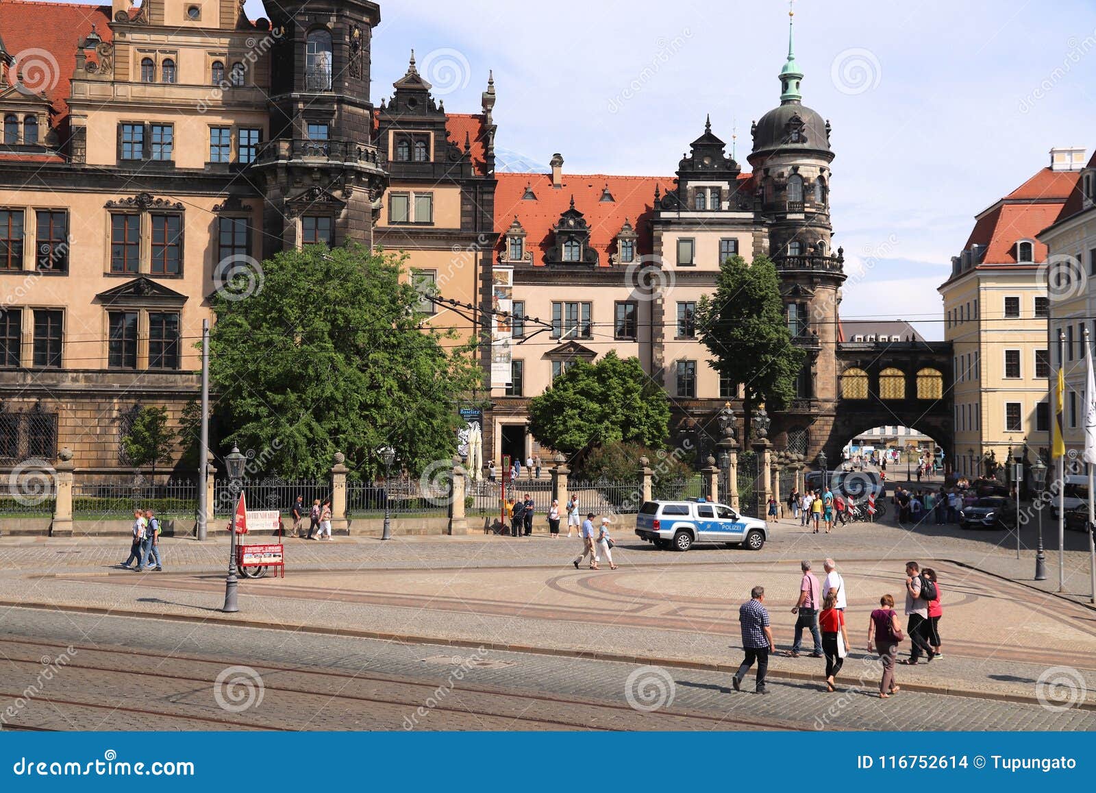 Turisti Di Dresda, Germania Immagine Stock Editoriale - Immagine di ...