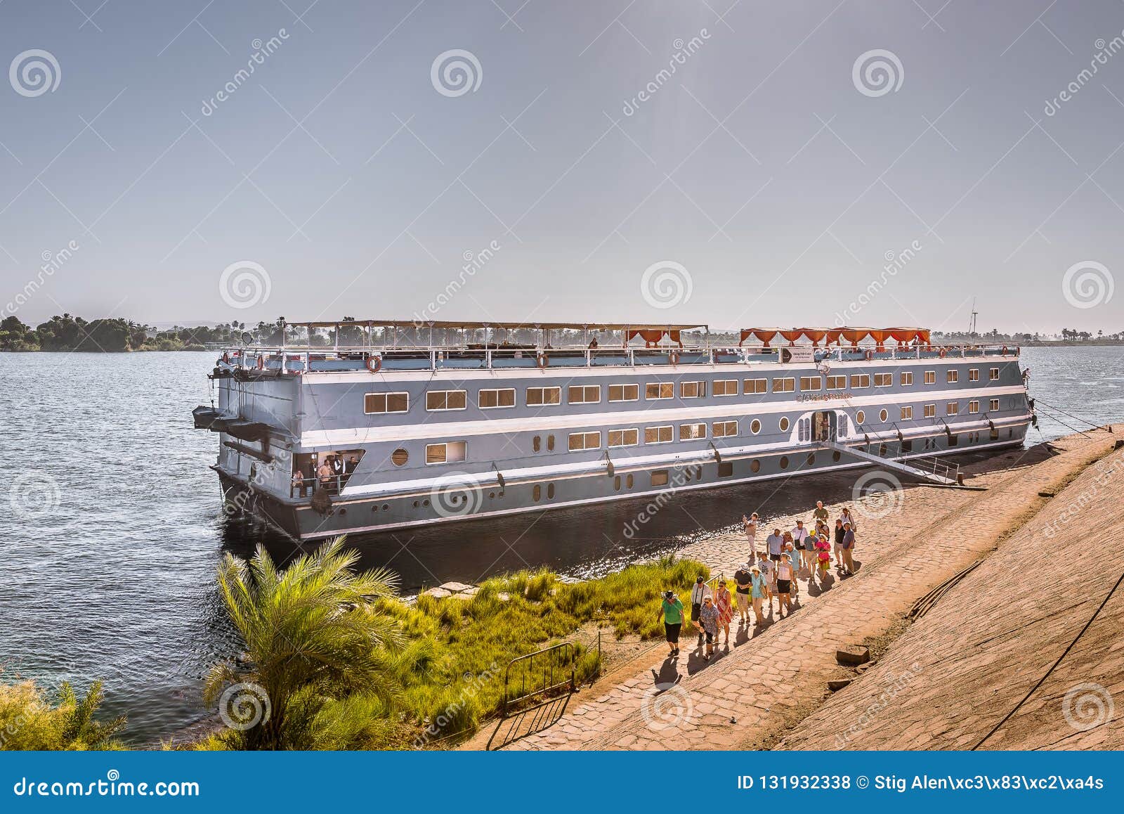 Turists Go Ashore from a Nile-crusing-ship for Sightseeing Editorial ...