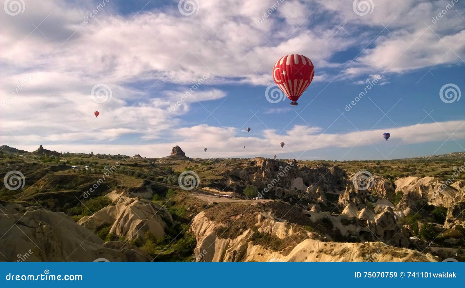 Turkey balloons.. editorial stock image. Image of hills - 75070759