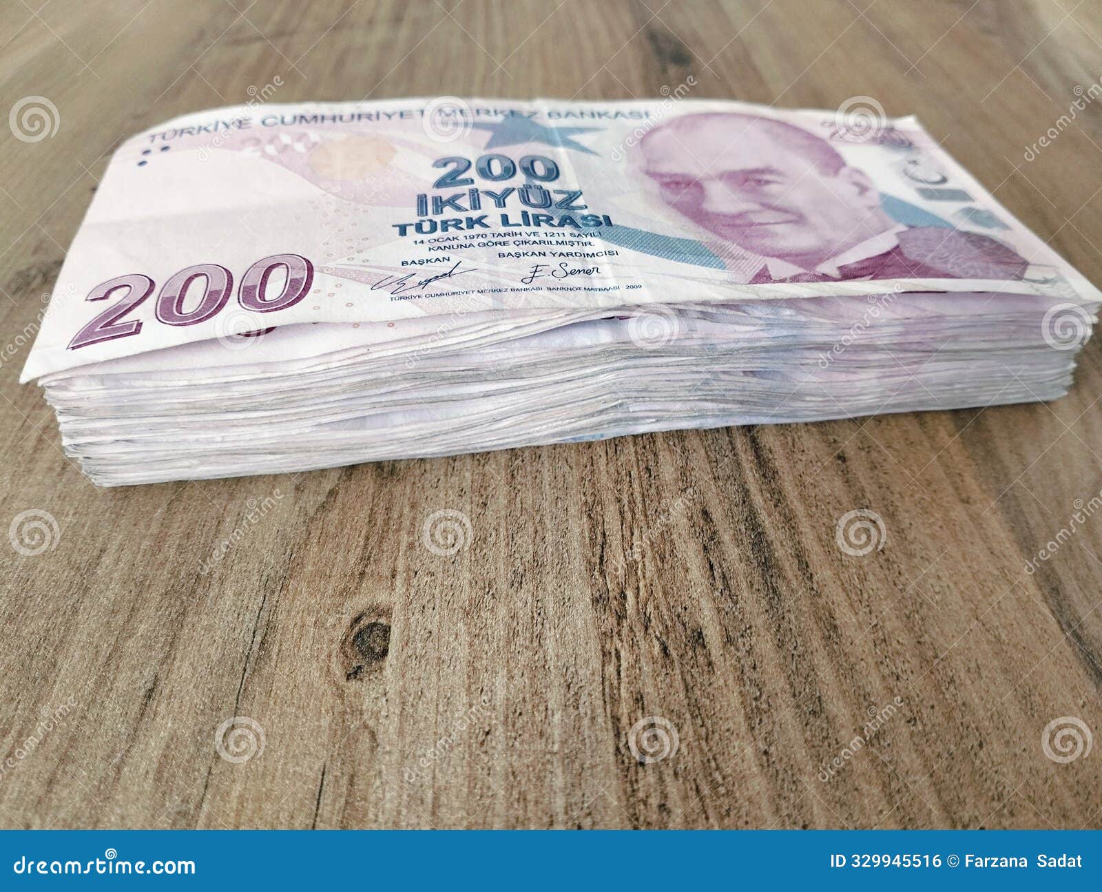 Turkey Currency Counting and Sorting Stock Photo - Image of lira, turk ...