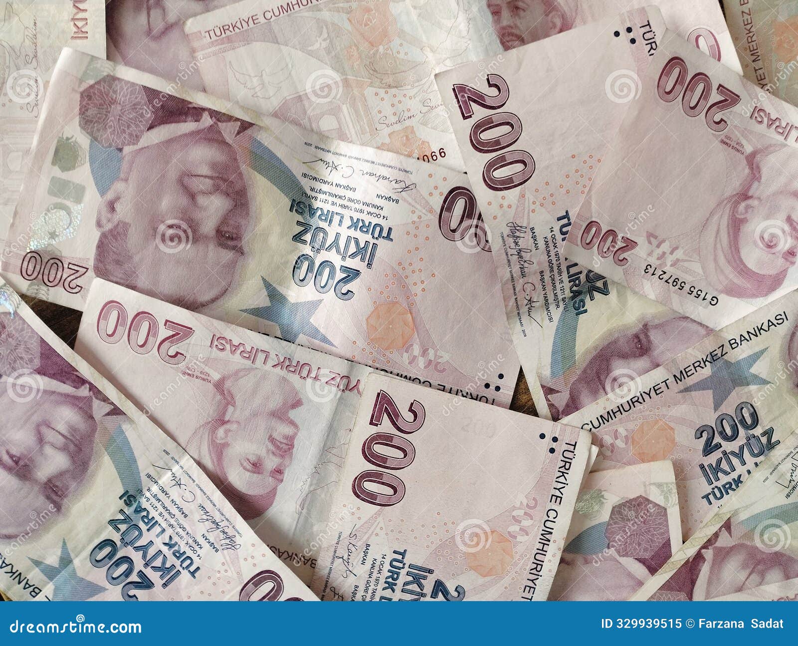 Turkey Currency Counting and Sorting Stock Image - Image of stacks ...