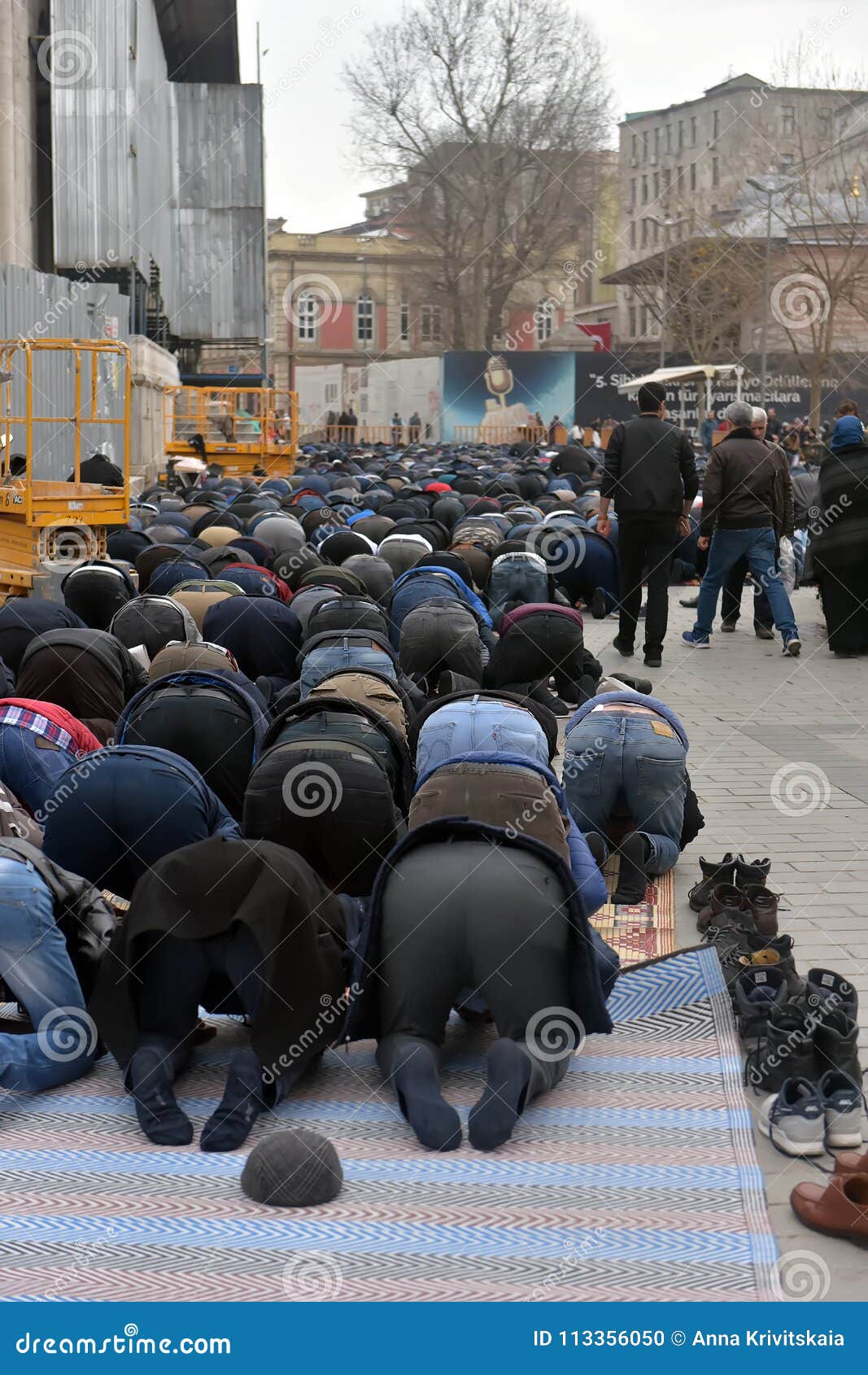 Muslim Performing Friday Prayers on the Streets of Istanbul Editorial ...