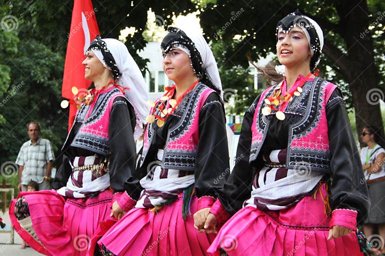 Turkish dancers editorial photography. Image of audience - 25849527