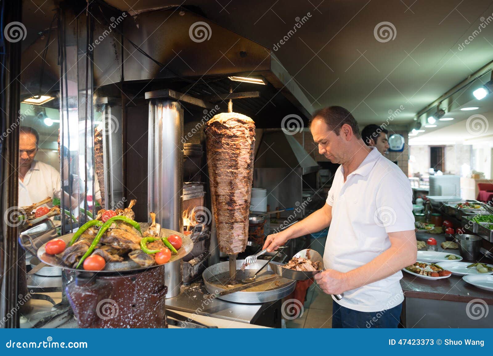Turkse doner kebab redactionele stock foto. Image of oost - 47423373