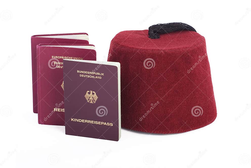 Turkse Hoed (Fez) En Duitse Reispaspoorten Stock Foto - Image of ...