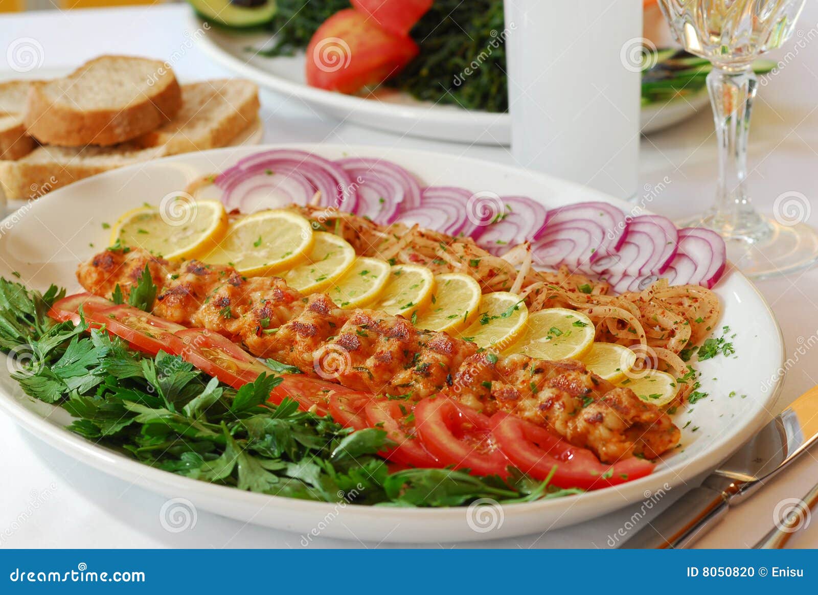 Turkse Kebab en Raki stock foto. Image of vlees, drank - 8050820