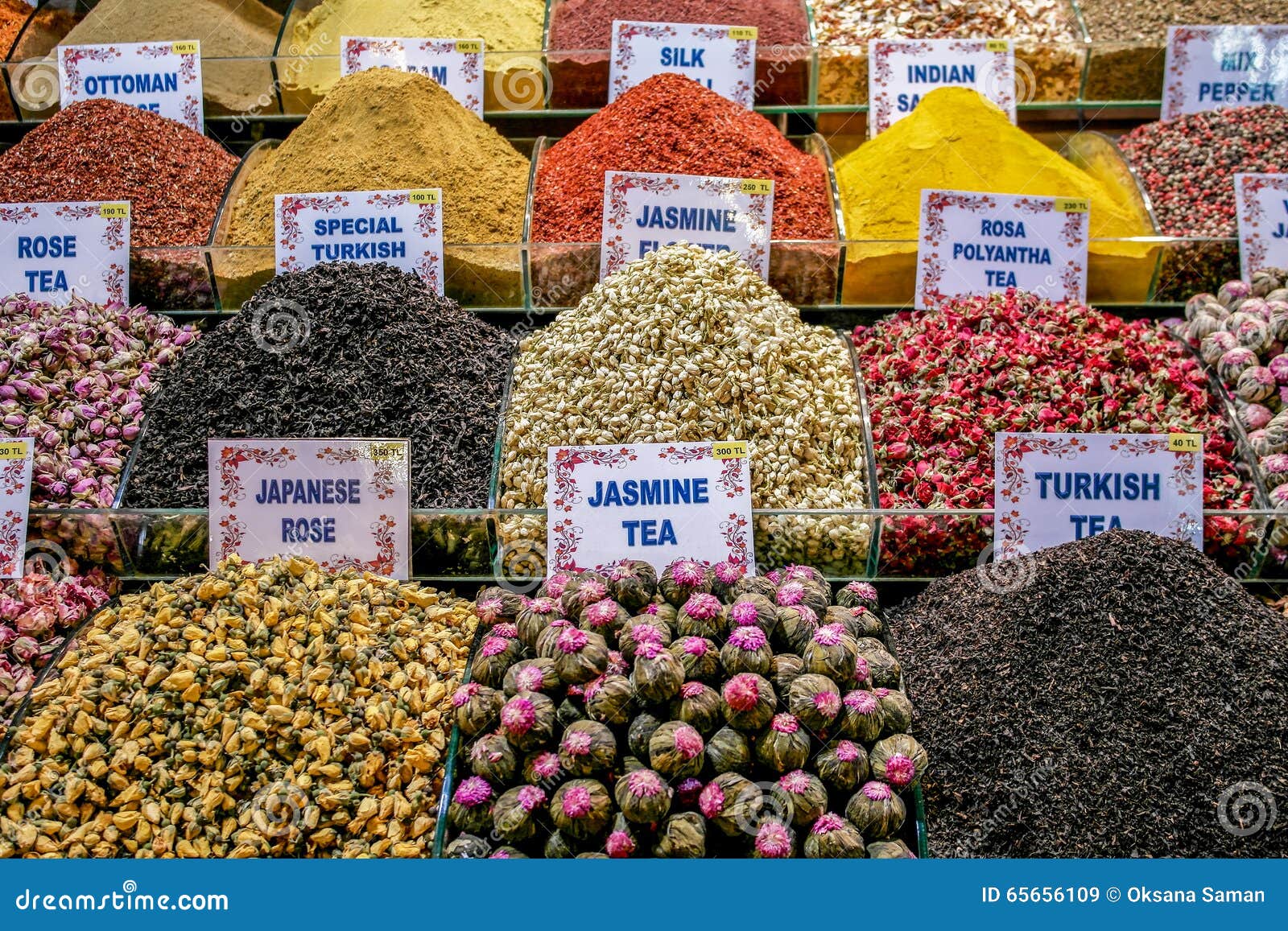 Turkse Thee Op Grote Bazaar in Istanboel Stock Afbeelding - Image of ...