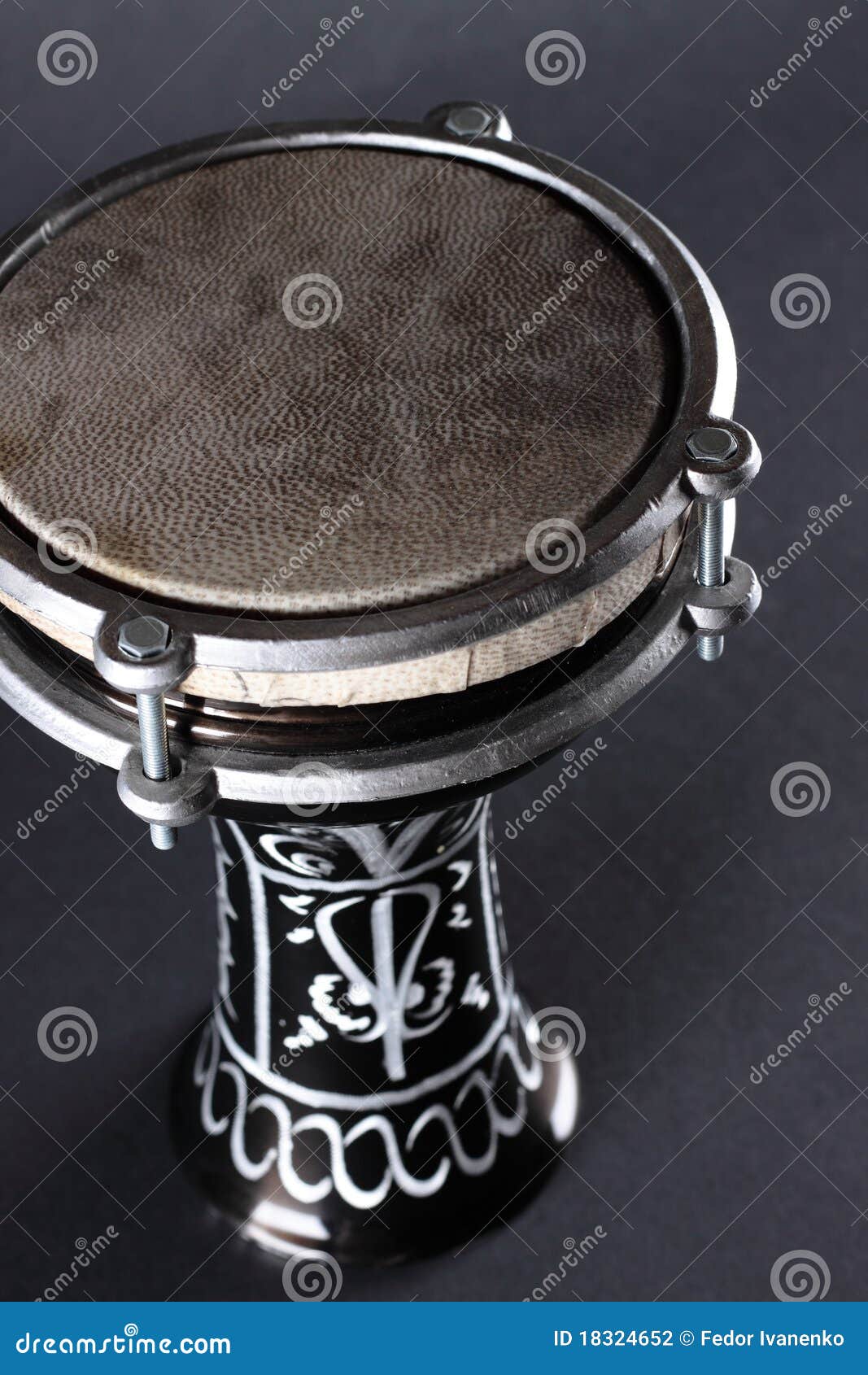 Turkse Trommel Op Zwarte Close-up Stock Foto - Image of naturalness ...