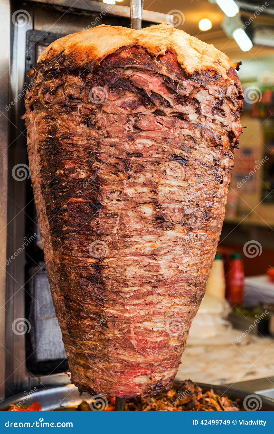 Turkse voedsel doner kebab stock afbeelding. Image of straat - 42499749
