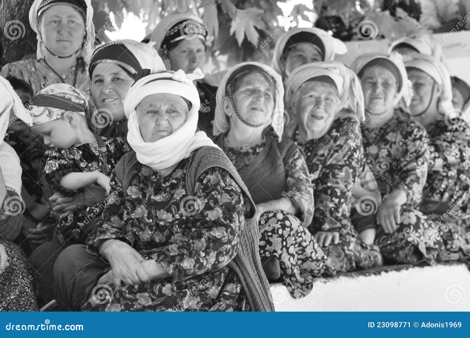 Turkse Vrouwen in Traditionele Doek Redactionele Foto - Image of ...
