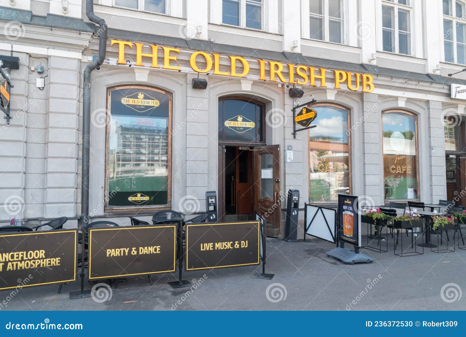 The old Irish pub editorial image. Image of irish, club - 236372530