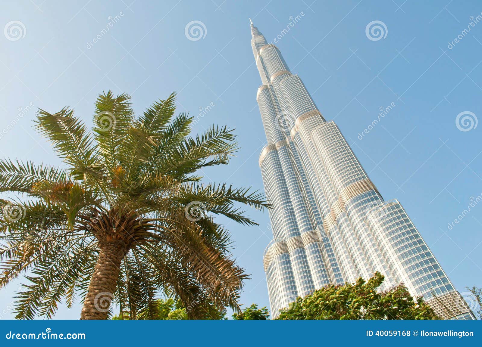 Turm Burj Khalifa in Dubai redaktionelles stockfoto. Bild von mittlere ...
