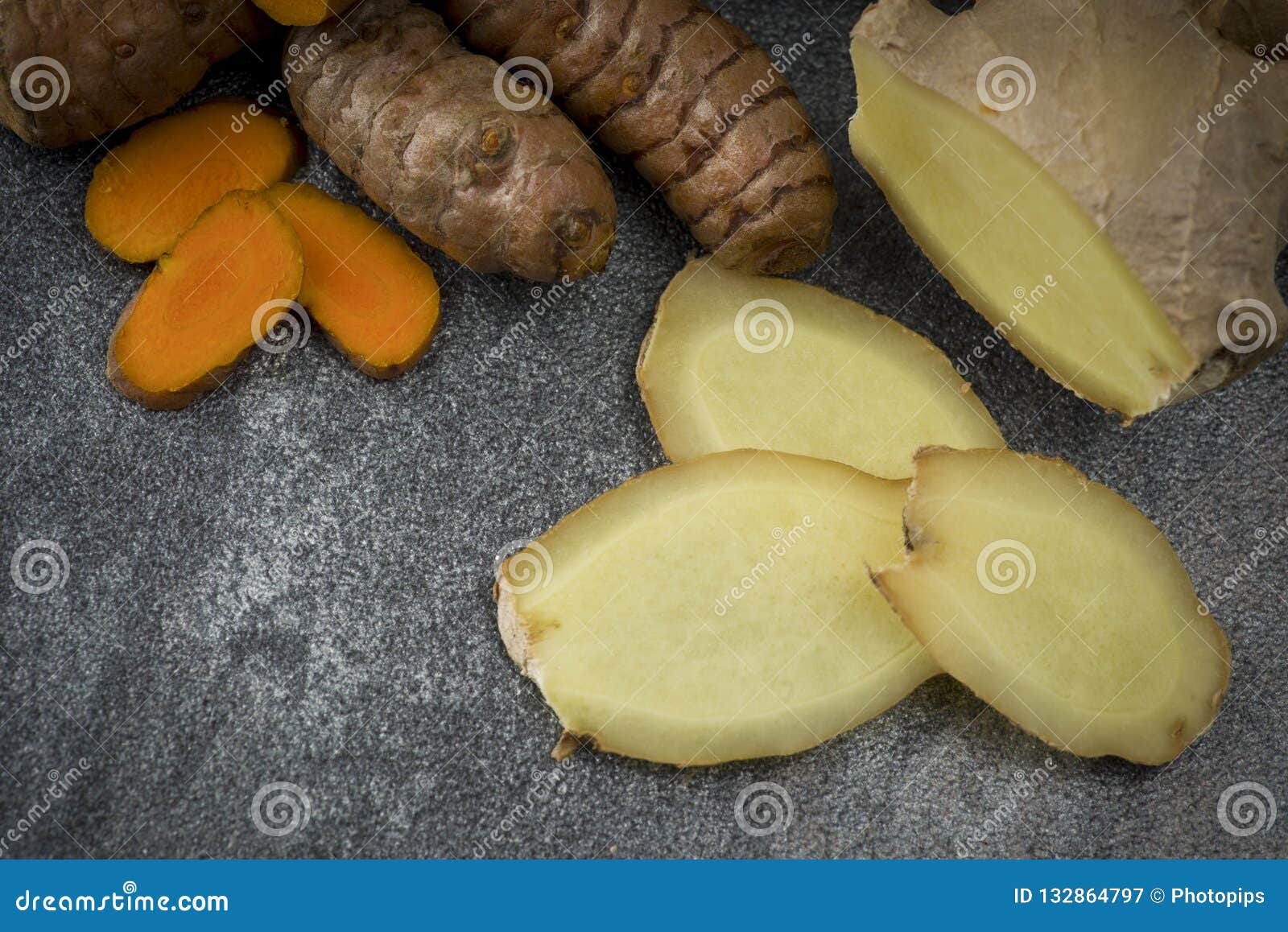 Turmeric Slices and Ginger Root Stock Image - Image of cuisine, herbal ...