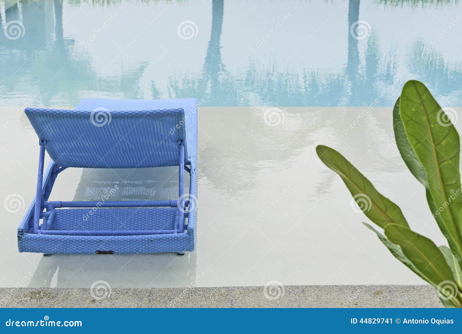 Turquoise Pool Bench stock image. Image of leisure, travel - 44829741