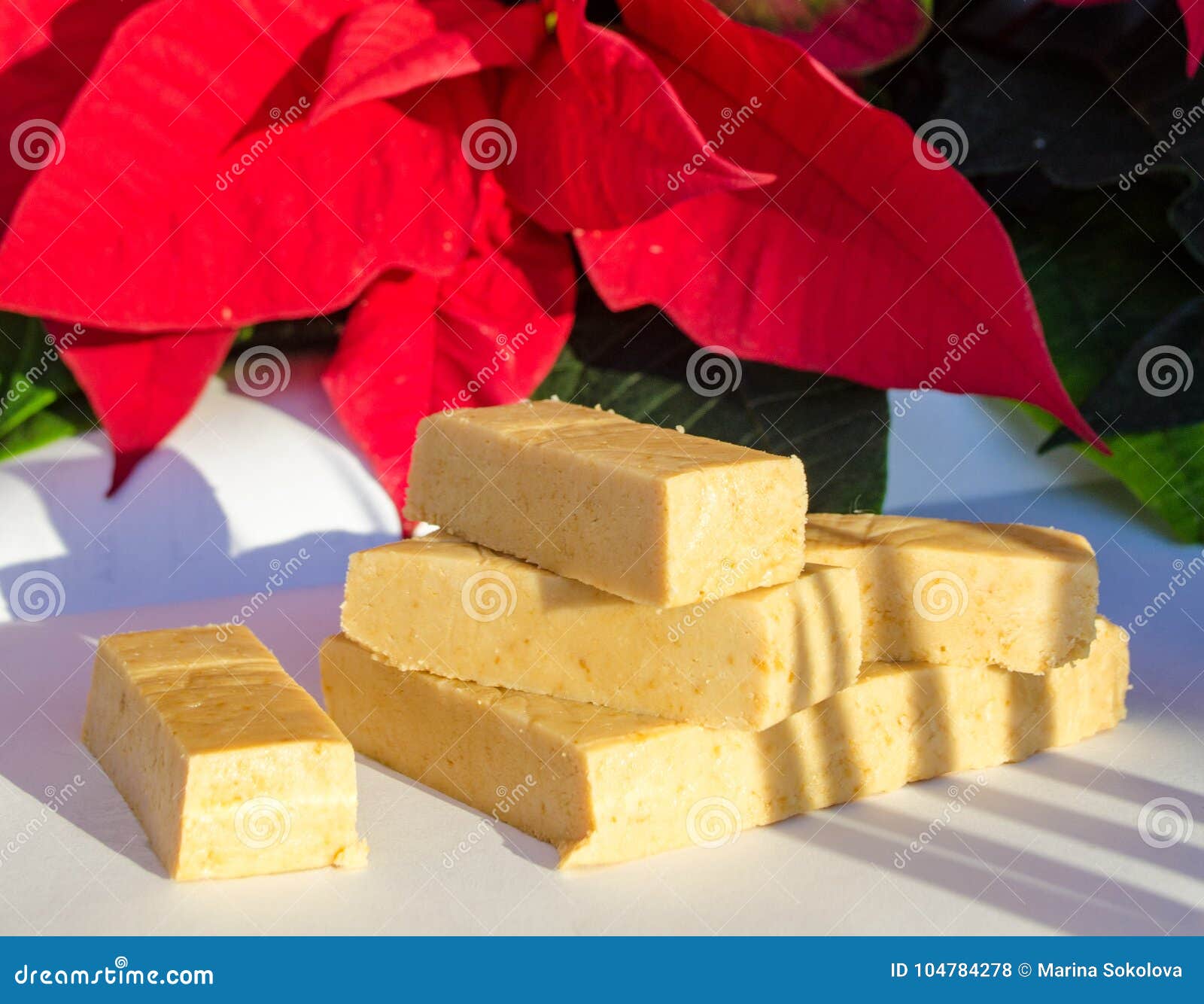 Turron foto de stock. Imagem de confeitaria, nogado - 104784278