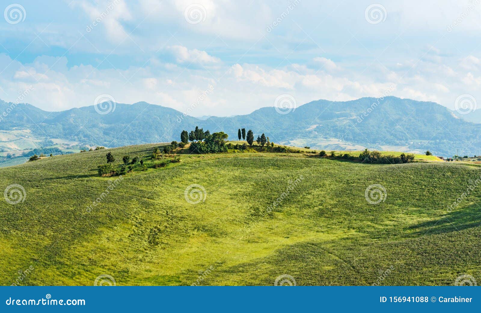 Tuscan farmhouse in Italy stock photo. Image of field - 156941088