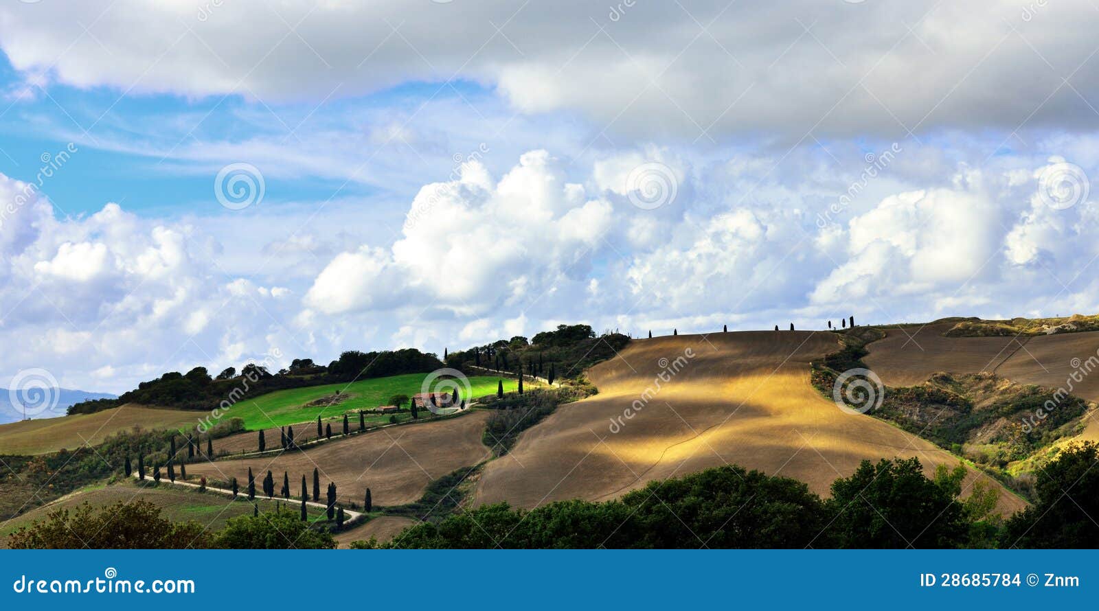 Tuscan landscape stock photo. Image of nature, dawn, farm - 28685784