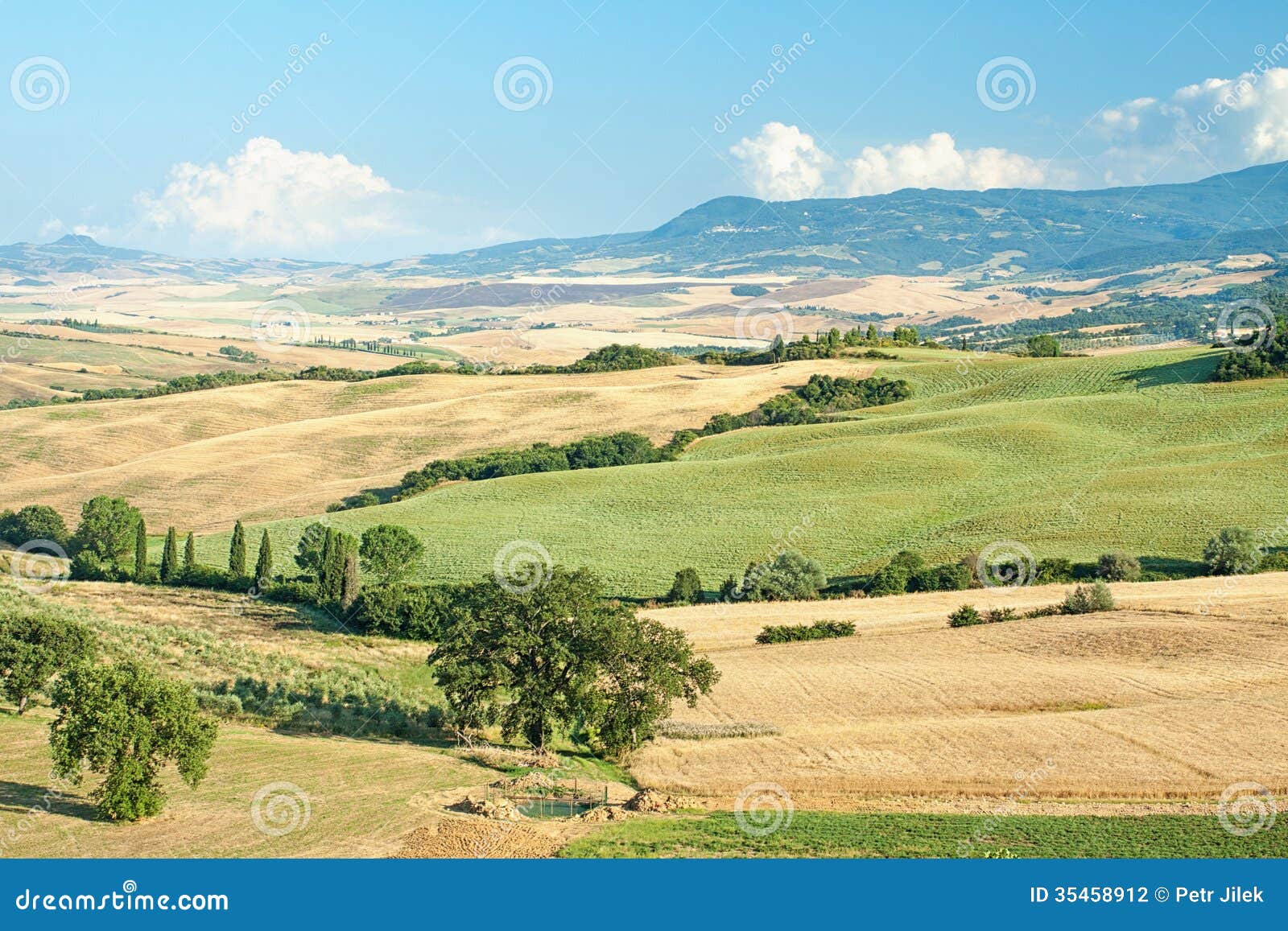 Tuscany summer landscape stock photo. Image of hill, quiet - 35458912