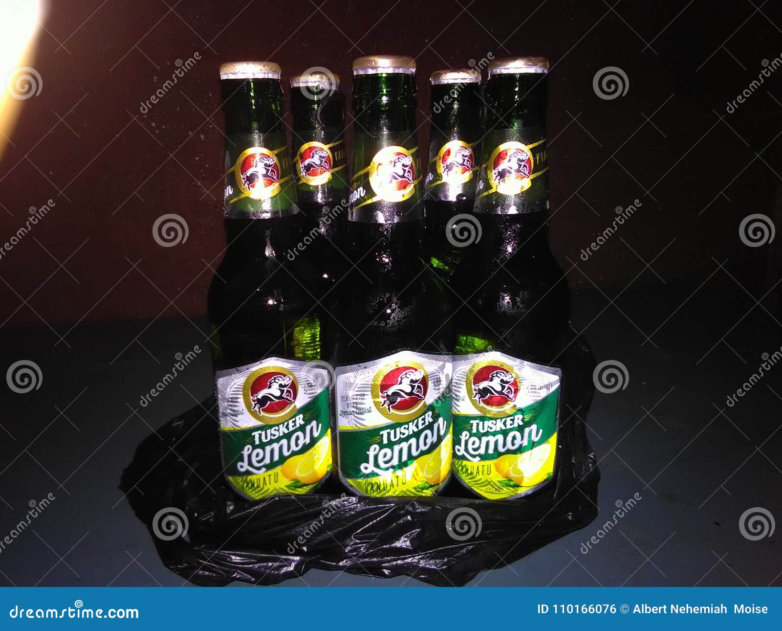 Tusker editorial photo. Image of lemon, working, tusker - 110166076