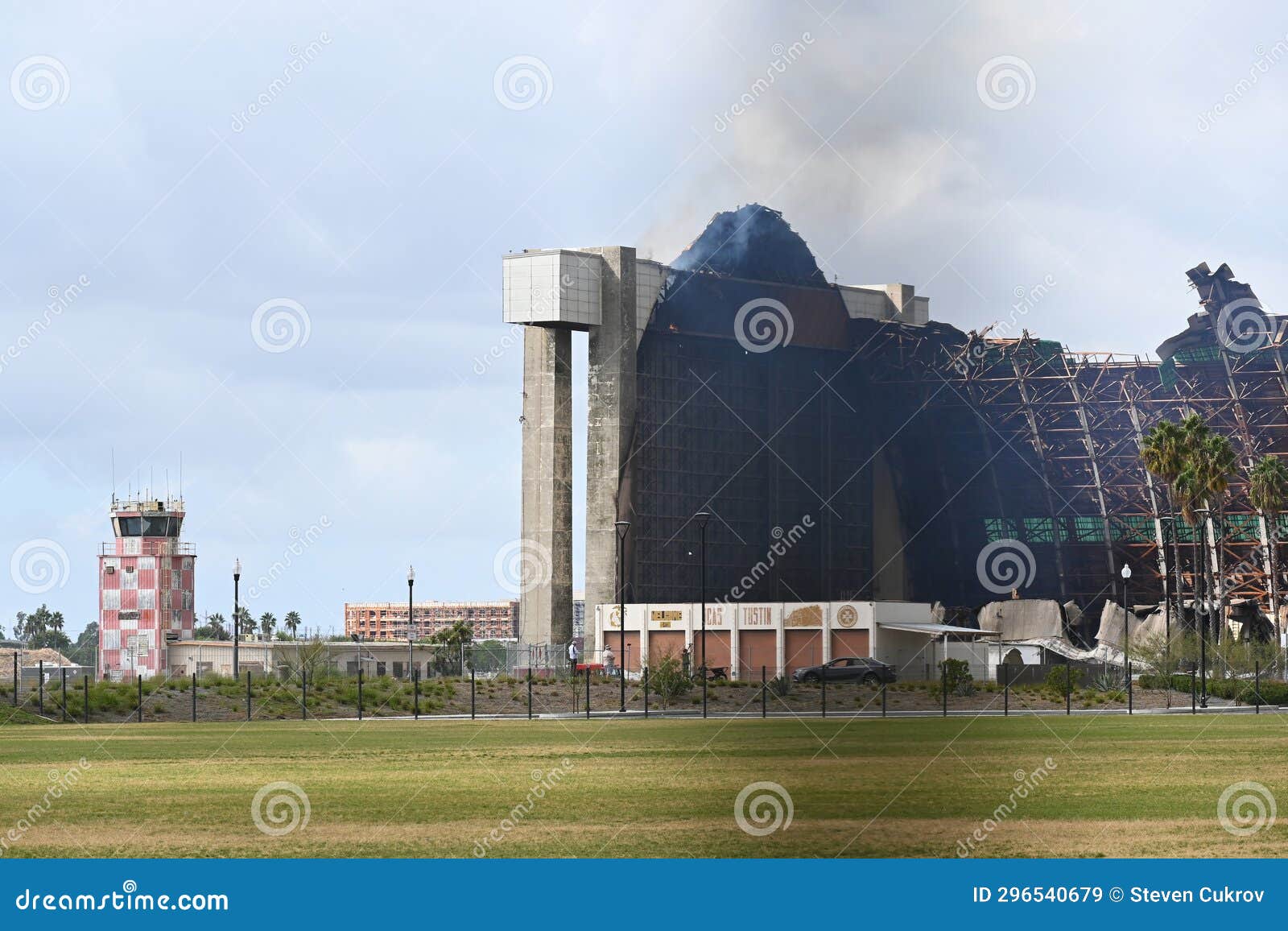 TUSTIN, CALIFORNIA - 7 NOV 2023: the MCAS Tustin Blimp Hangar on Fire ...