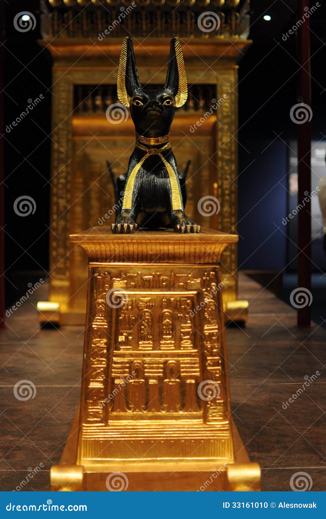 Tutanchamon treasure editorial image. Image of golden - 33161010