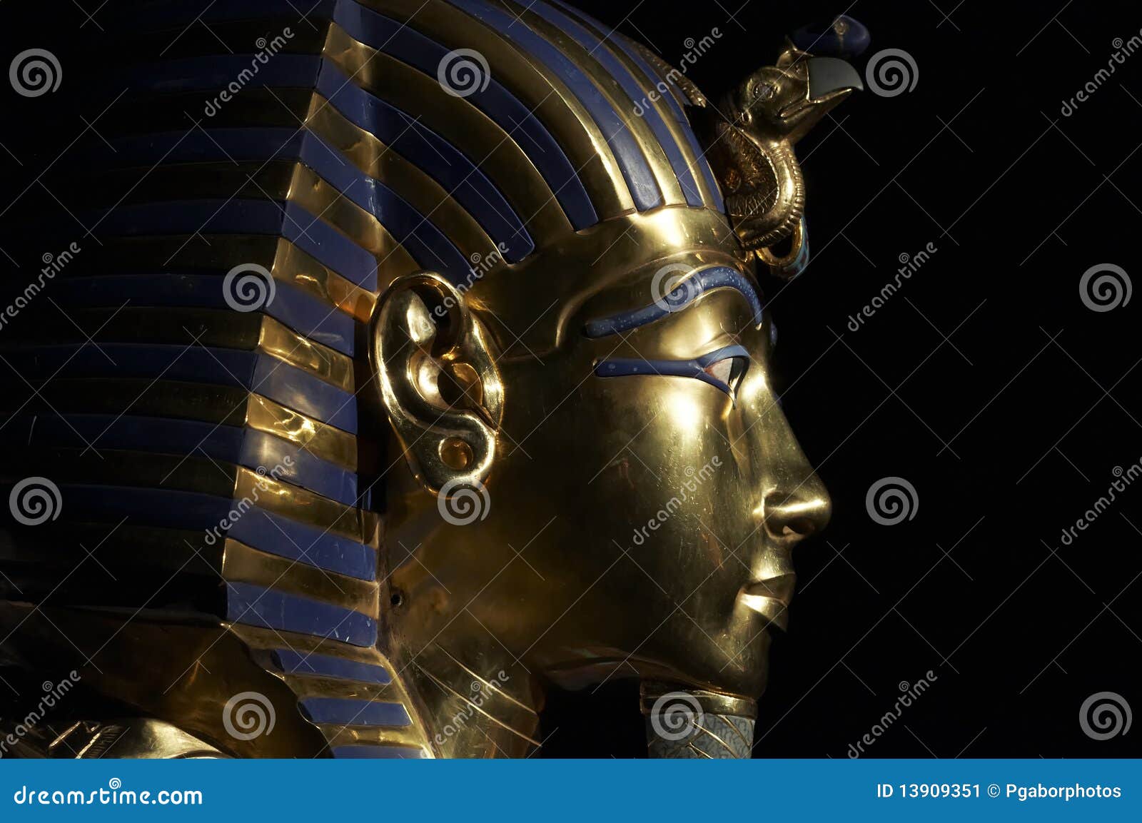 Tutankhamens golden mask editorial photo. Image of hieroglyphics - 13909351 Tutankhamens golden mask editorial photo. Image of hieroglyphics - 13909351