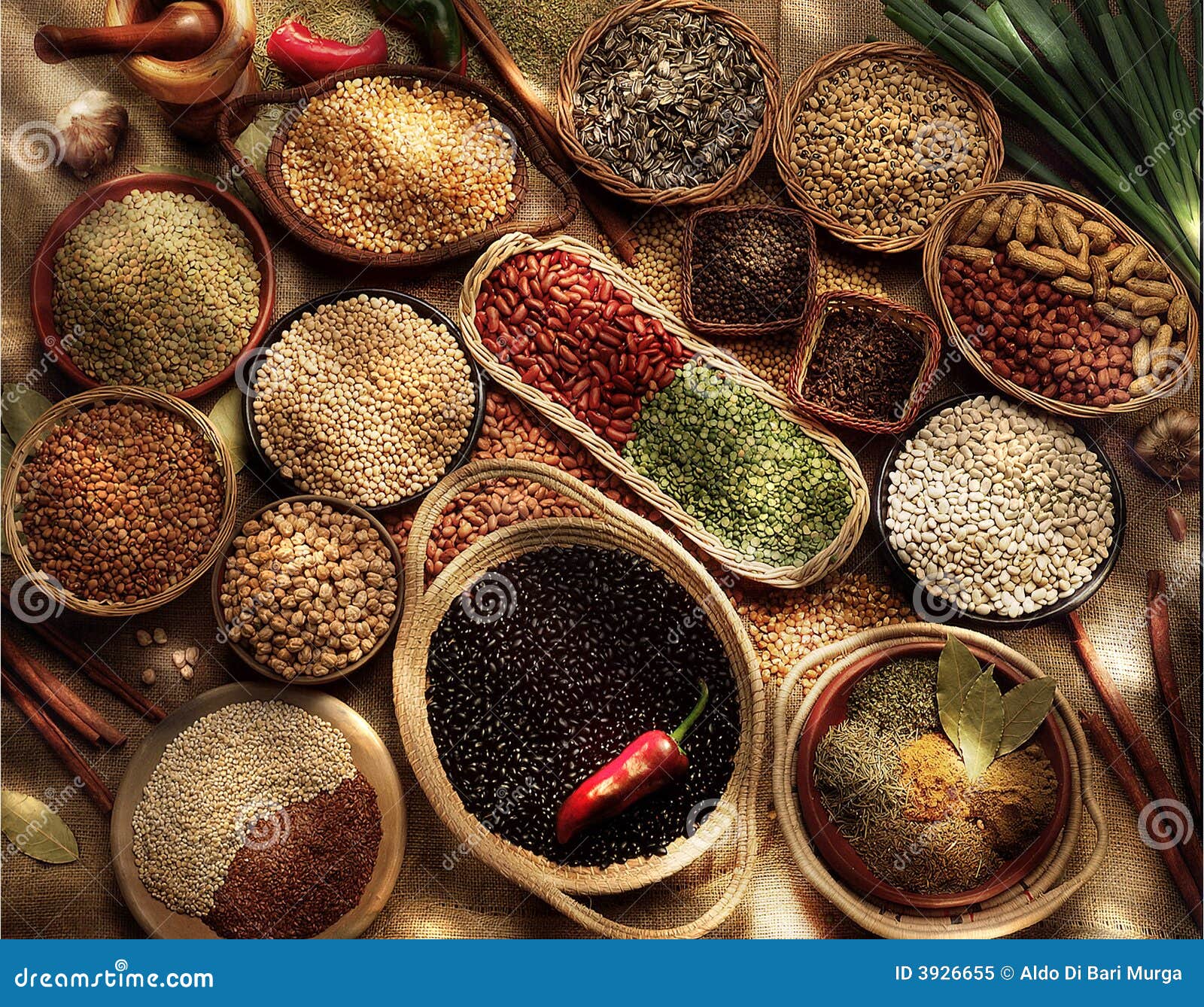 Tutto il granulo immagine stock. Immagine di noci, miglio - 3926655